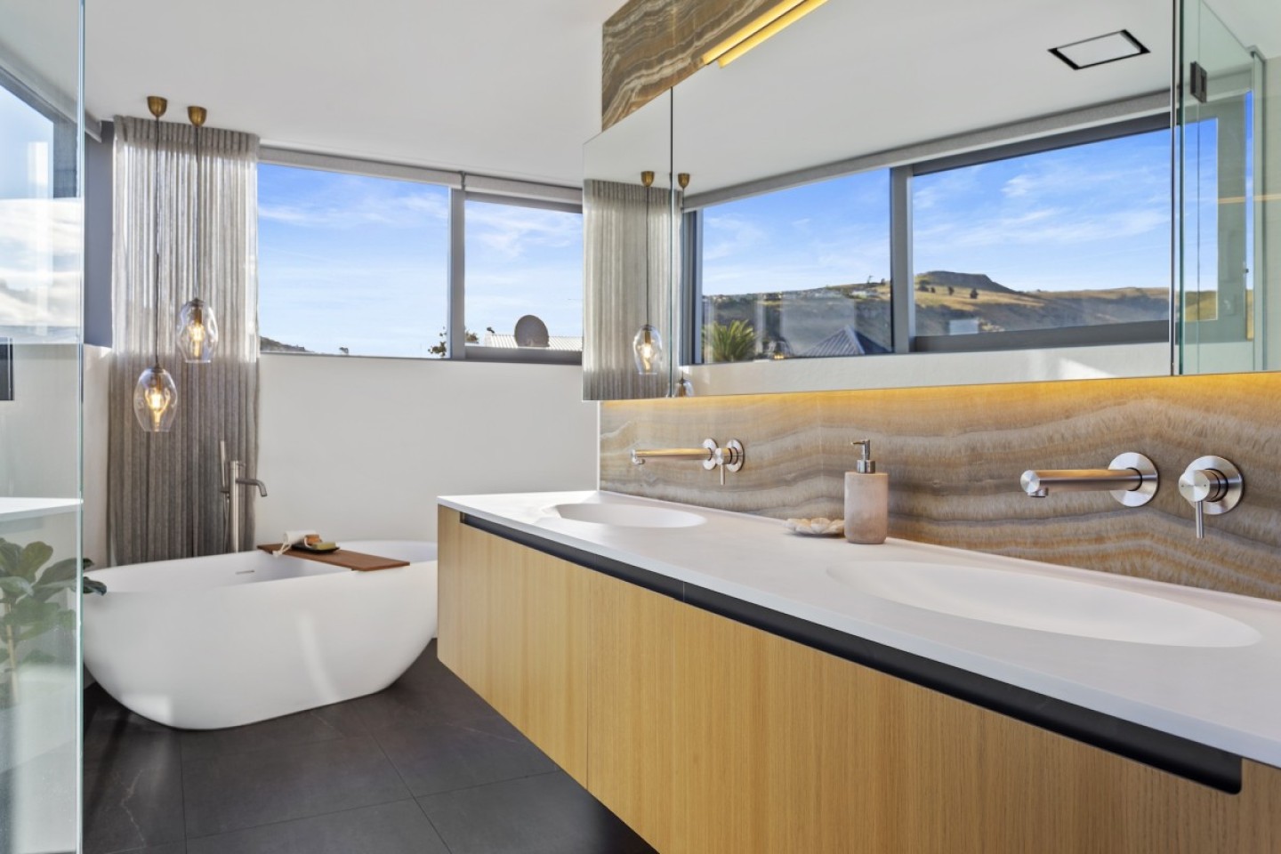 Pacific52™ Thermal Recessed Frame