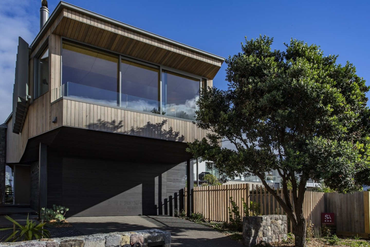 Pacific52™ Thermal Recessed Frame